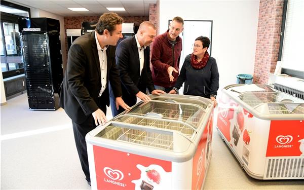 Familie Schermer bespielt Tante M