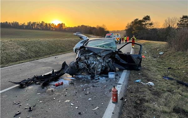 Zwei Verletzte bei schwerem Unfall an Sieben Tannen