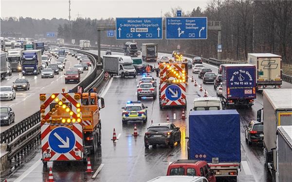 Großer Schaden nach Unfall Großer Schaden nach Unfall
