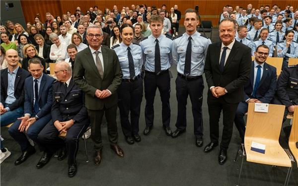 Neue Beamte verabschiedet