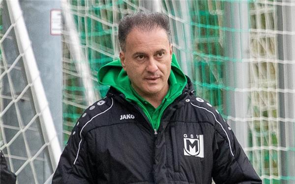 Vella sagt für ein weiteres Jahr zu