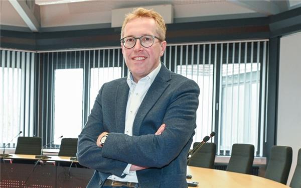 Bürgermeister feiert Runden