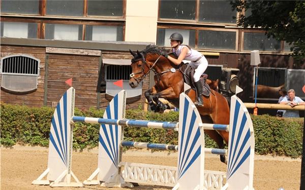Isabel Schmidt gewinnt S-Finale in Österreich