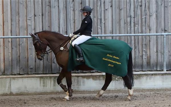 Lucy Hauser ist die Titelverteidigerin