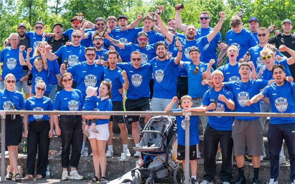SG Gäufelden auf Meister-Tour: Eine „blaue Wand“ im Nufringer Waldstadion