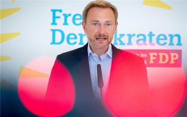 Lindner stellt FDP vor Bundestagswahl neu auf